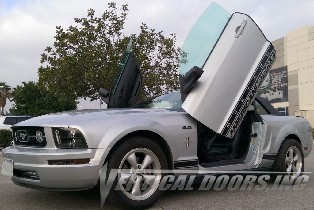 FORD MUSTANG 2005-2010 VERTICAL LAMBO DOORS | Vertical Lambo Doors